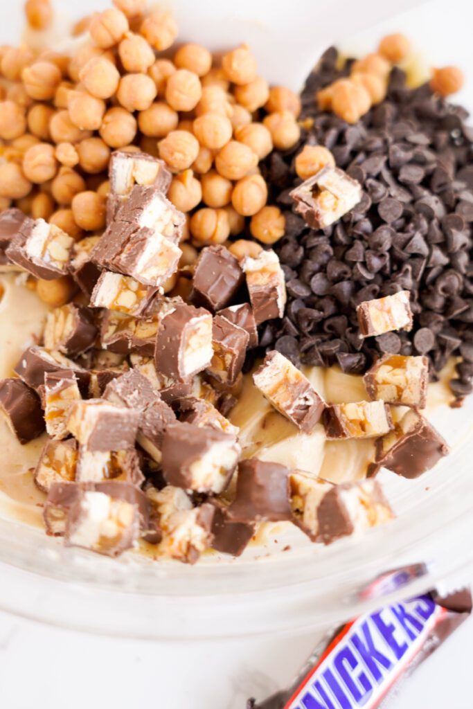The Best Snickers Caramel Apple Dip Recipe - LemonPeony